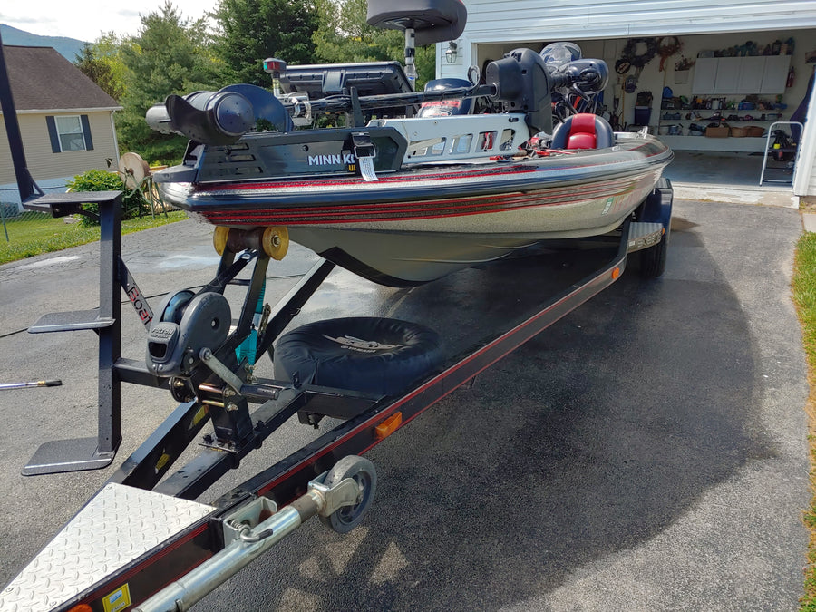 Skeeter Bass Boat Trailer Steps by BoatEFX | Best Boat Trailer Steps